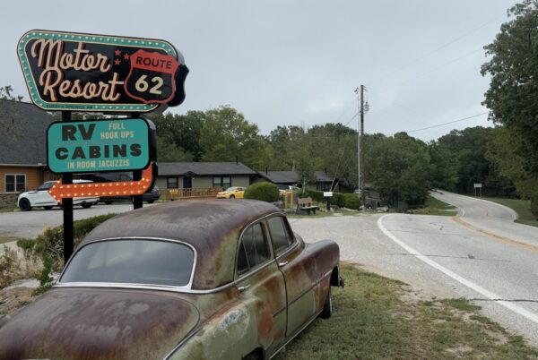 RT 62 Motor Resort 1980’s Decade Themed Cabin w/Jacuzzi - Route 62 ...
