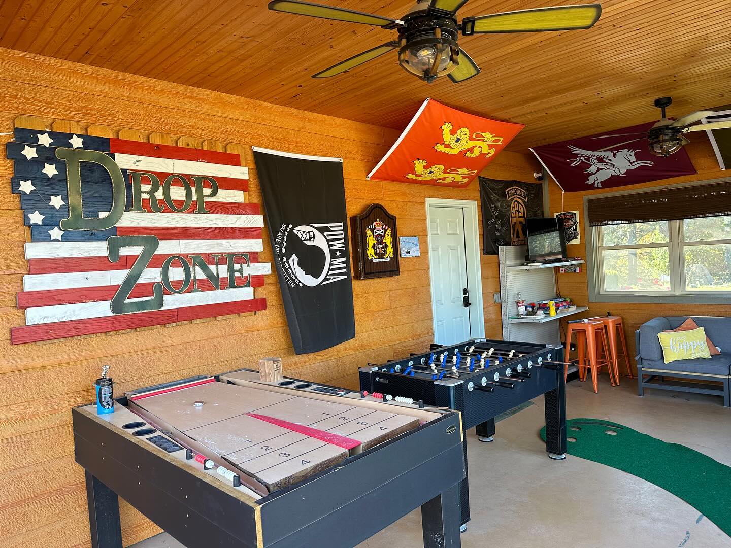 RT 62 Motor Resort 1890’s Decade Themed Victorian Cabin w/Jacuzzi ...